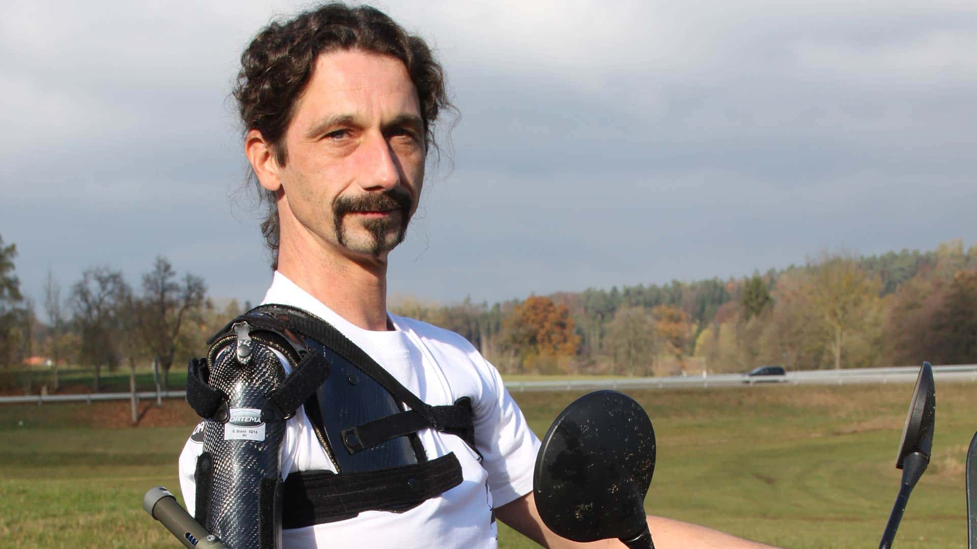 Bernd Brand im Portrait - mit einer Prothese Motorradfahren