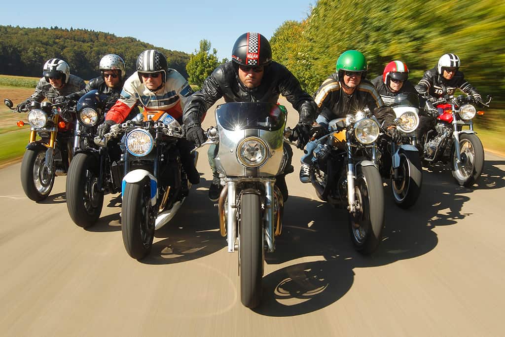 Ausfahrt mit Café Racern