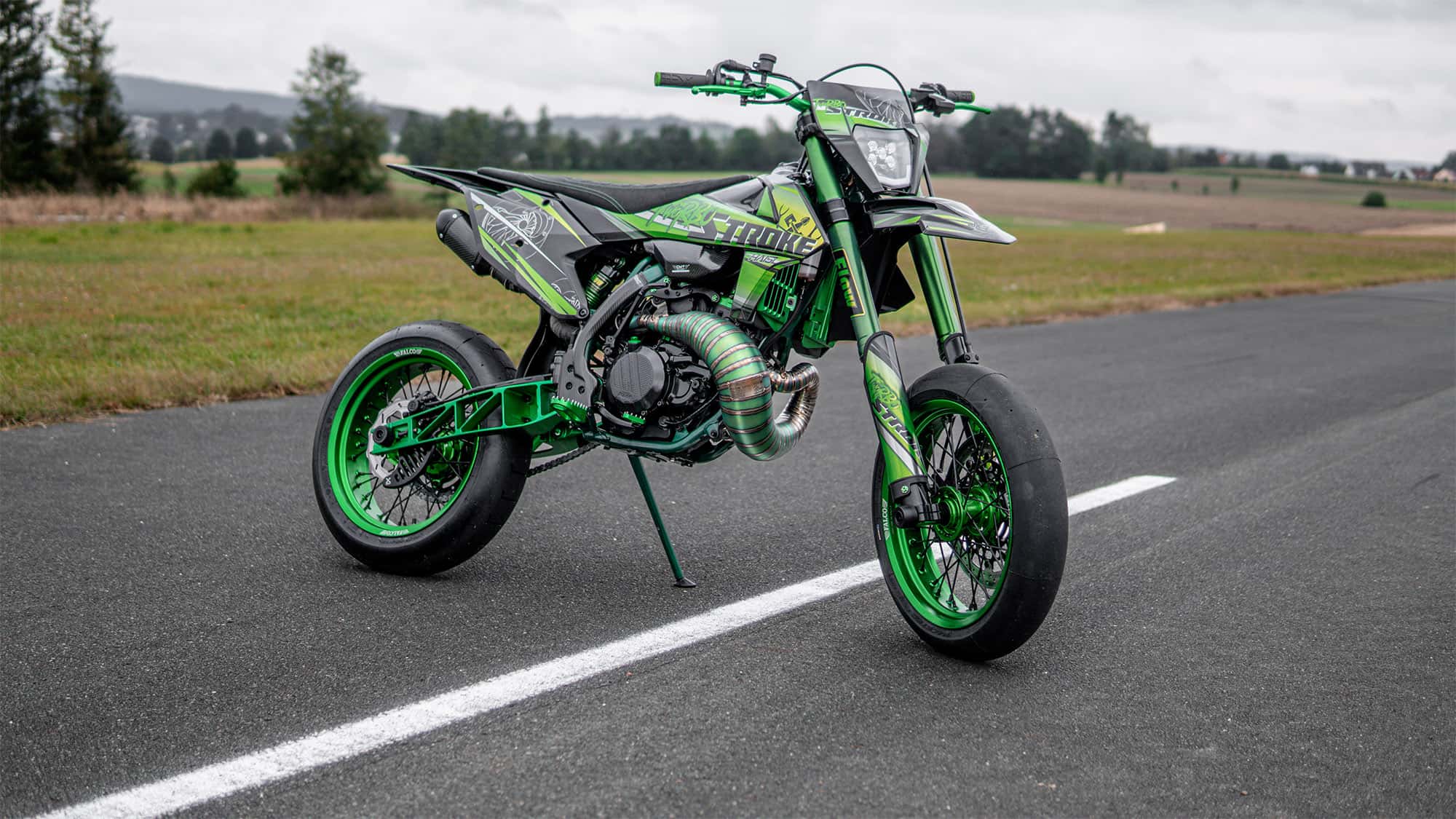 Tworbo Stroke vom Haisl-Sib: Zweitakt-Supermoto mit Turbo