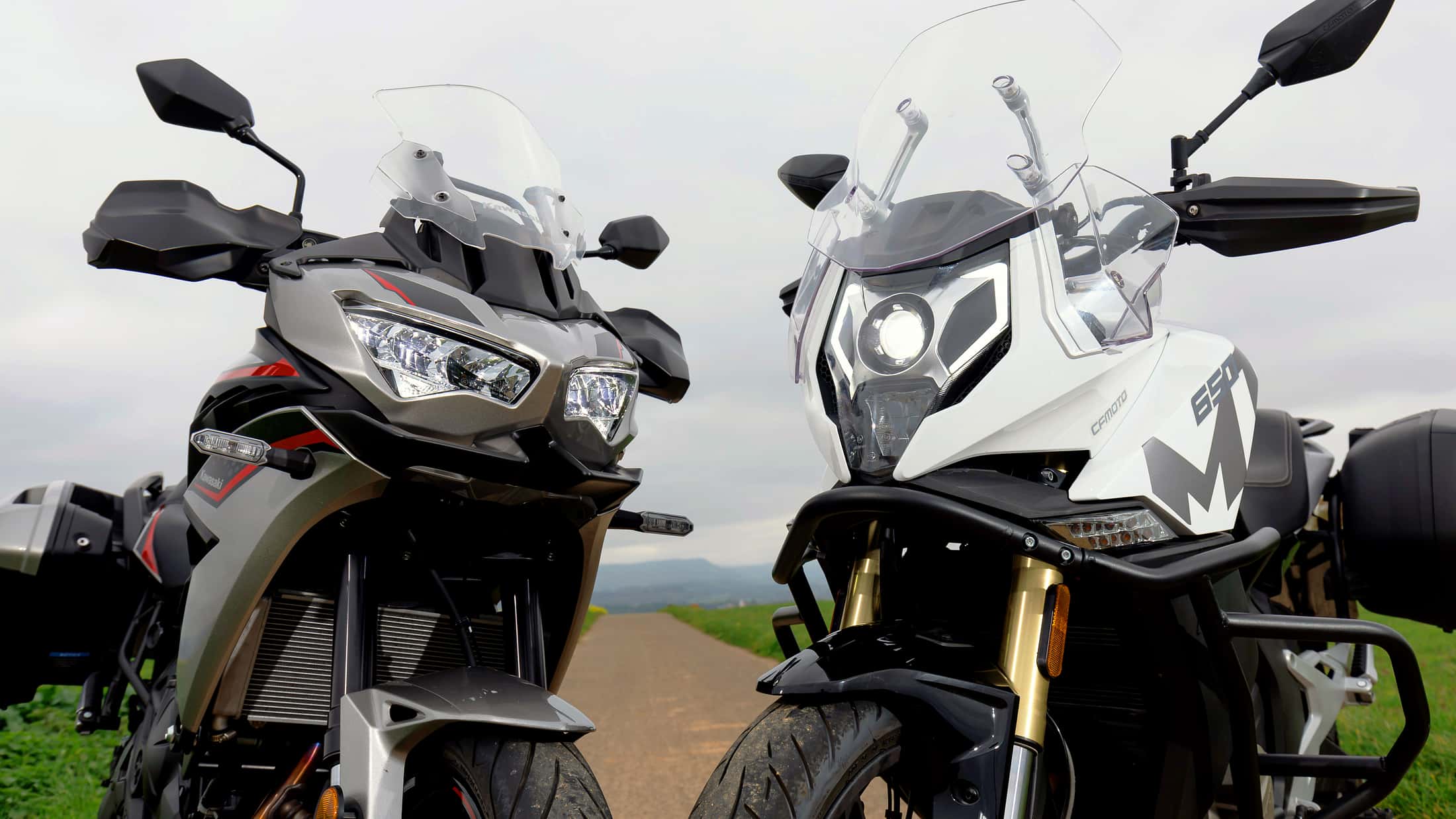 Crossover-Mittelklasse Tourer im Test: CFMoto 650 MT und Kawasaki ...