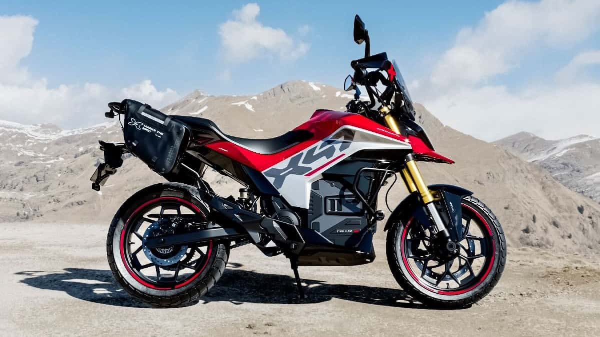 Elektro-Enduro X47: 323 km Reichweite, Heck-Radar und Front-Kamera