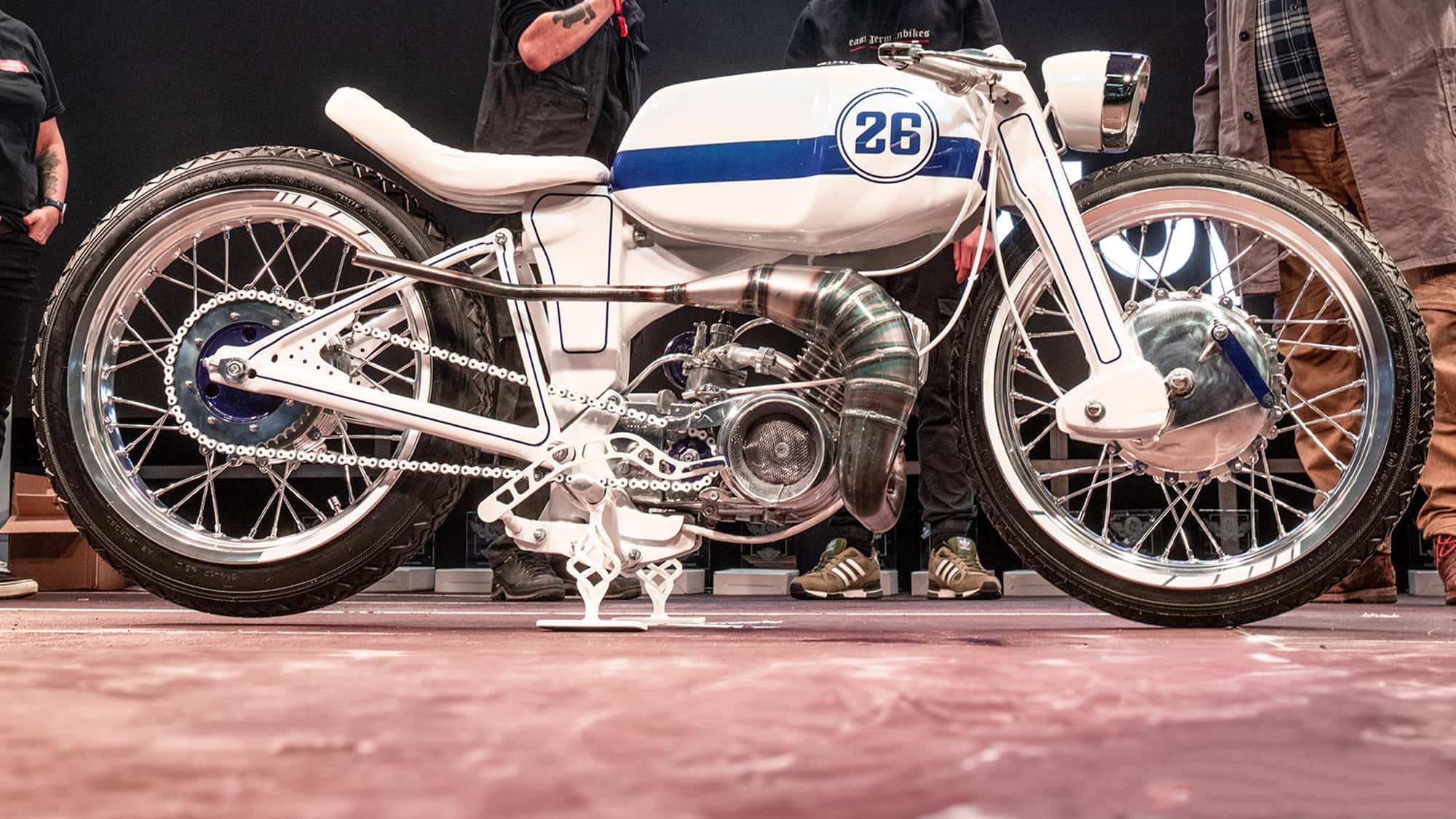 Die besten Zweitakter, Café Racer & Big Twins des Jahres: Custombike ...